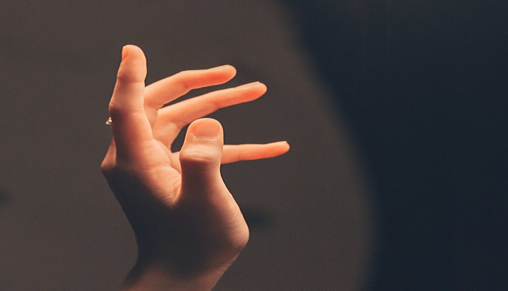 What Causes Swollen Bruised Finger No Reason & How Do I Fix This